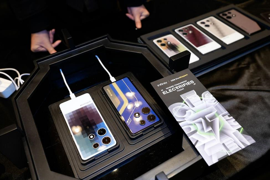 Infinix на CES: корпуса-хамелеоны и зарядка на расстоянии